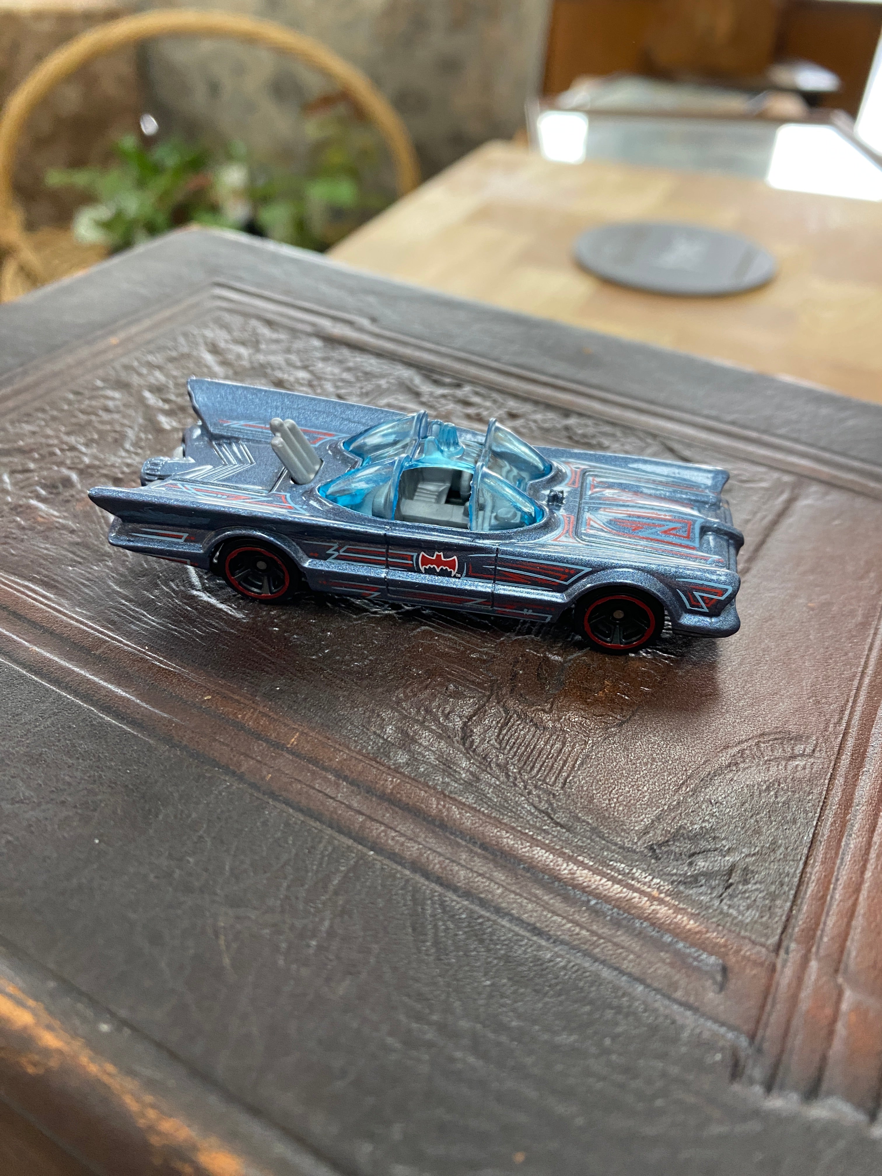 Hot Wheels Batman 3/5- Collector # 103/250 – Plots & Pickles