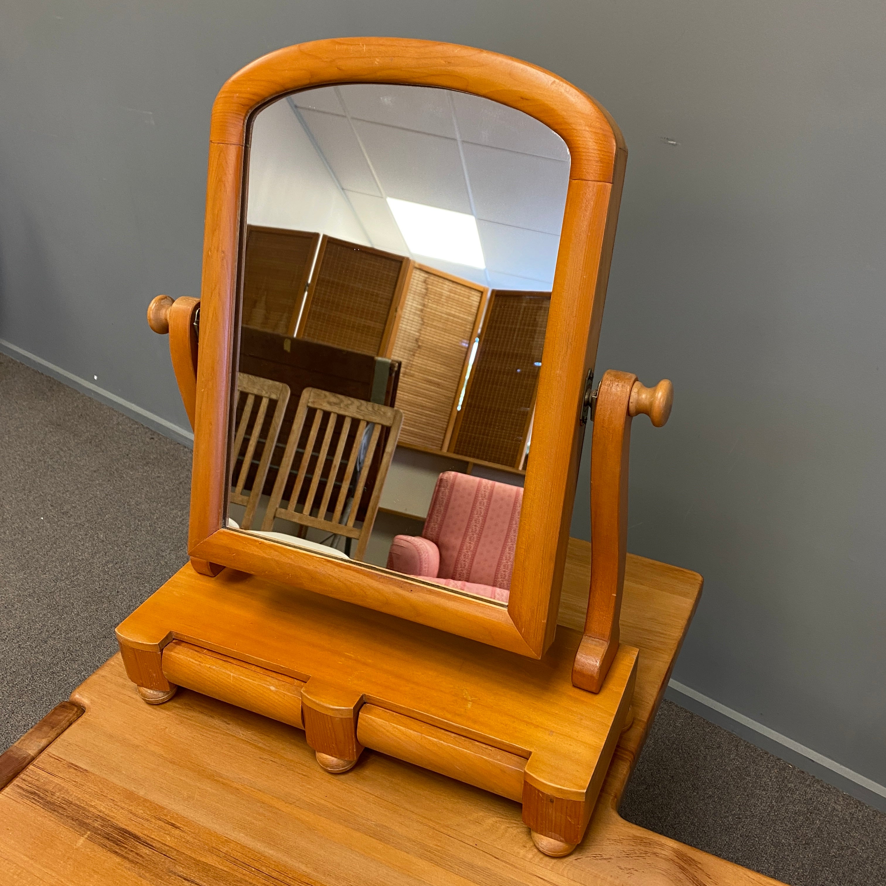 Vintage Rimu Vanity Mirror – Plots & Pickles